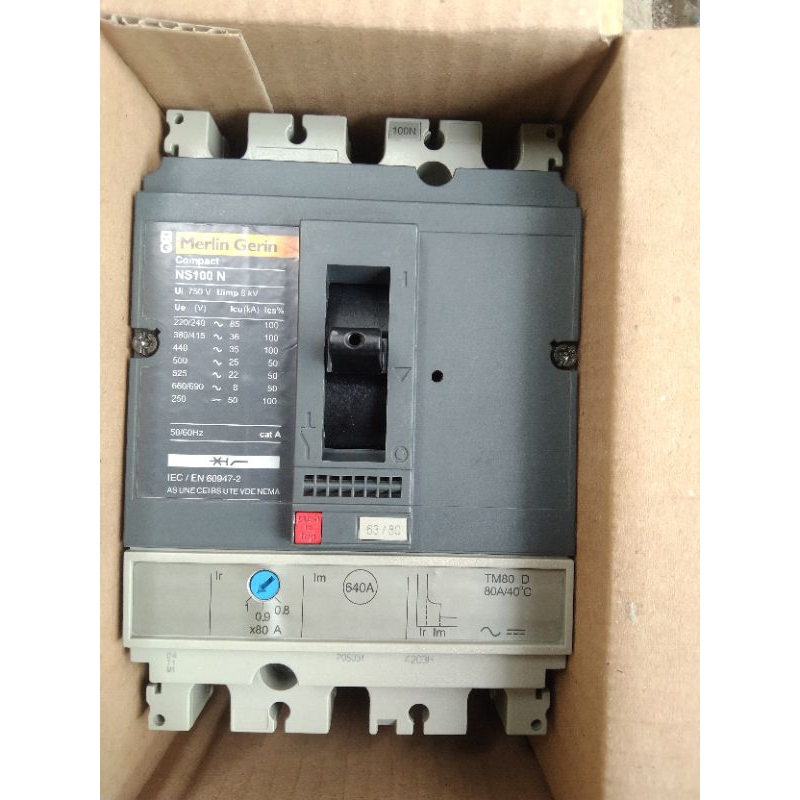 Jual MCCB NS 100N MERLIN GERIN 16A 25A 32A 40A 50A 63A 80A 100A ORIGINAL | Shopee Indonesia