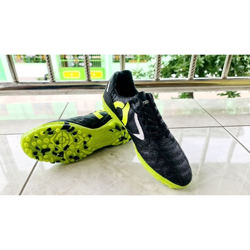 Jual 𝙎𝙚𝙥𝙖𝙩𝙪 𝙢𝙞𝙣𝙞 𝙨𝙤𝙘𝙘𝙚𝙧 𝙊𝙍𝙏𝙐𝙎𝙚𝙞𝙜𝙝𝙩 (𝙆𝙐𝙇𝙄𝙏 𝘼𝙎𝙇𝙄) outsol sudah di jahit ...