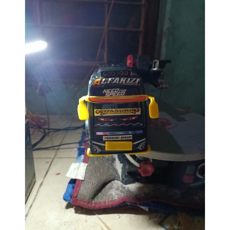 Jual Aksesoris - Miniatur Bus - winglet topi satuan | Shopee Indonesia