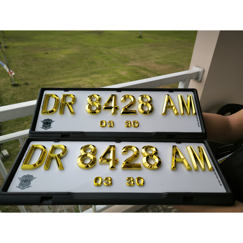 Jual Plat Nomor Mobil Timbul Mewah PUTIH - Lancip Segi 5 Gold FREE COVER | Shopee Indonesia