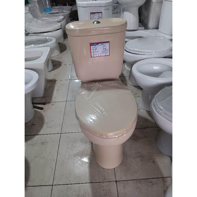 Jual kloset duduk merek toto Cw 421 j Warna harpes Begithe | Shopee ...