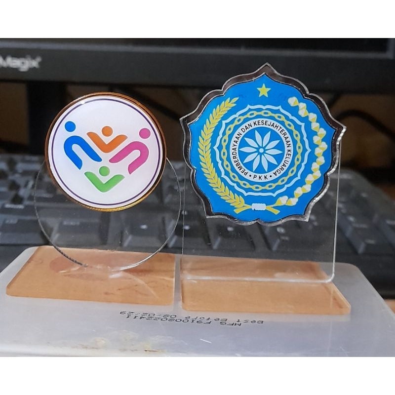 Jual pin posyandu dan pin pkk peniti premium | Shopee Indonesia