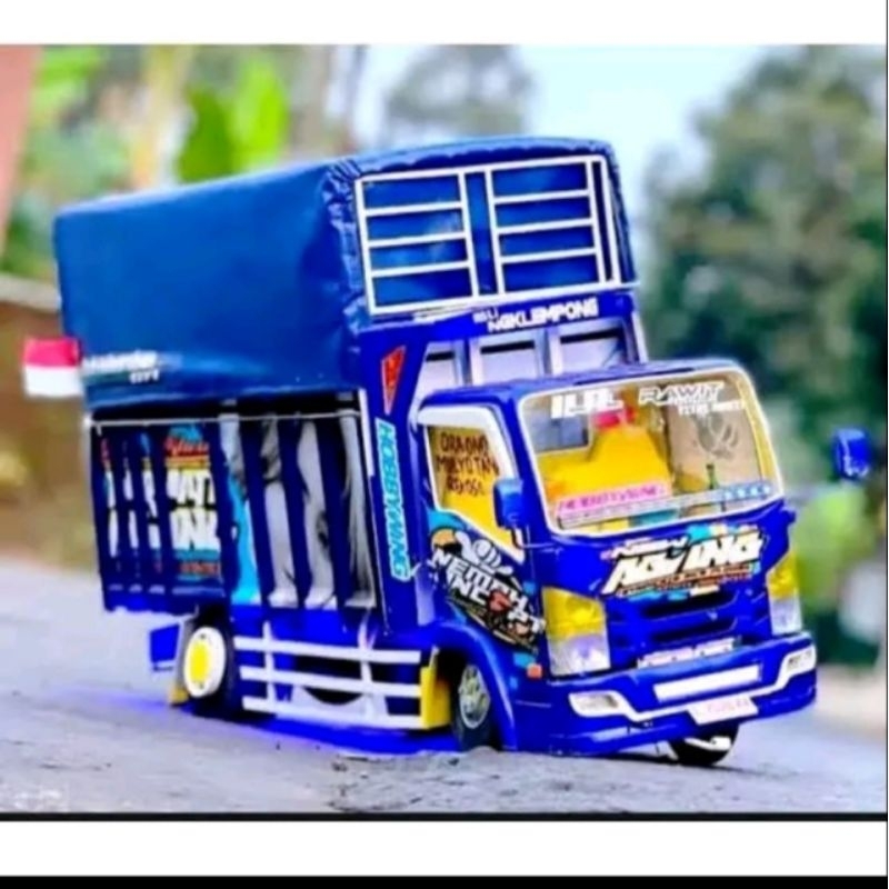 Jual Mainan anak viral truk oleng Canter warna biru pake lampu dan terpal | Shopee Indonesia