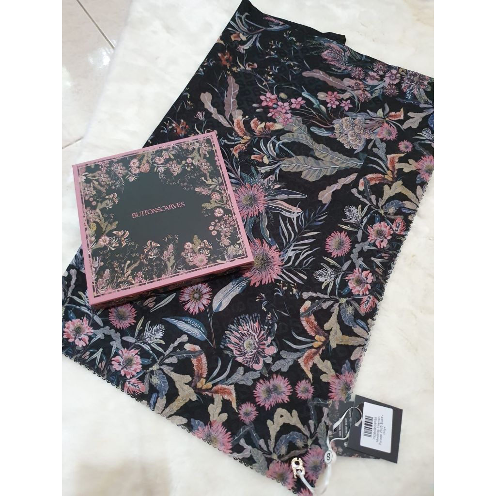 Jual scarf Buttonscarves MFP 2025 - Onyx (limited edition Parade 2025 ...