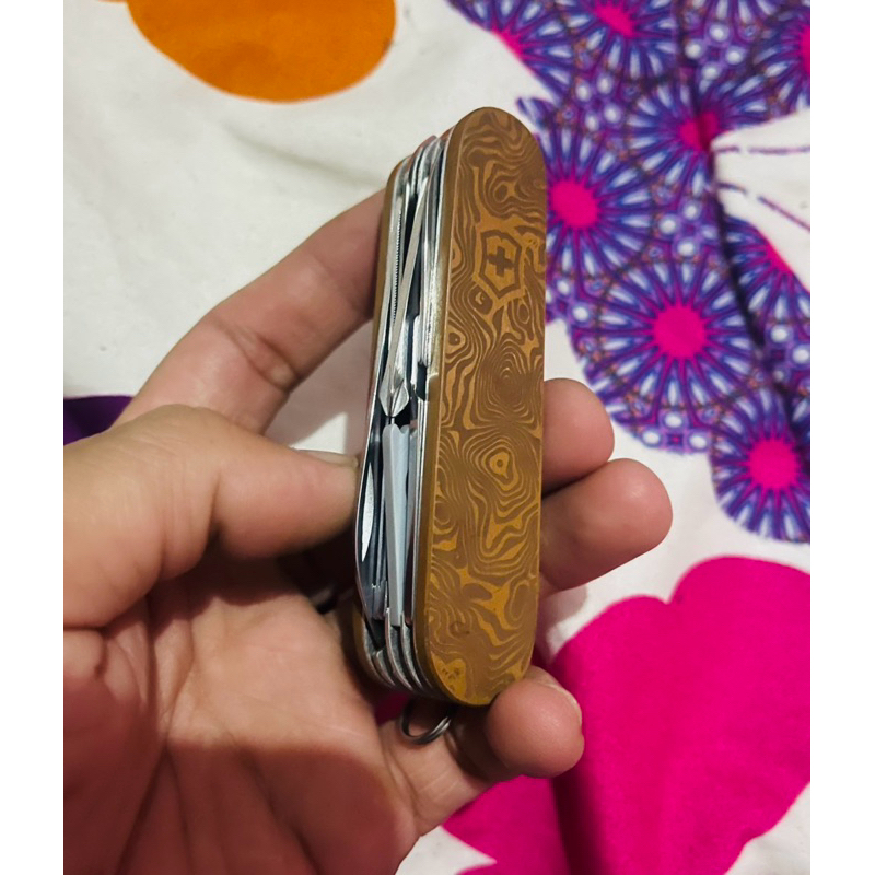 Jual victorinox swisschamp with pouch custom pesanan Mr A (original ...