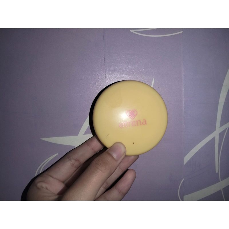 Jual two way cake Emina preloved ori, shade 02 natural | Shopee Indonesia