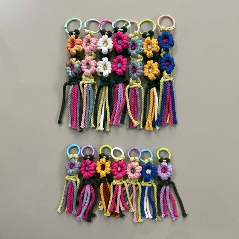 Jual Flower Macrame Keychain - Gantungan Bunga Makram | Shopee Indonesia