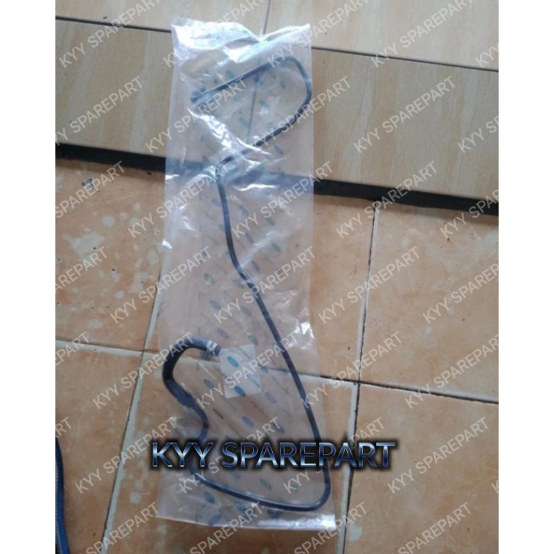 Jual Ford Genuine Parts Selang Air Tank Radiator Fiesta 8V218C012AG ...