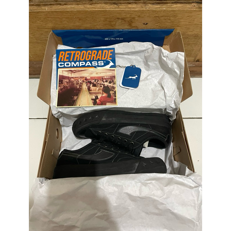 Jual Compass Retrograde Low Triple Black | Shopee Indonesia