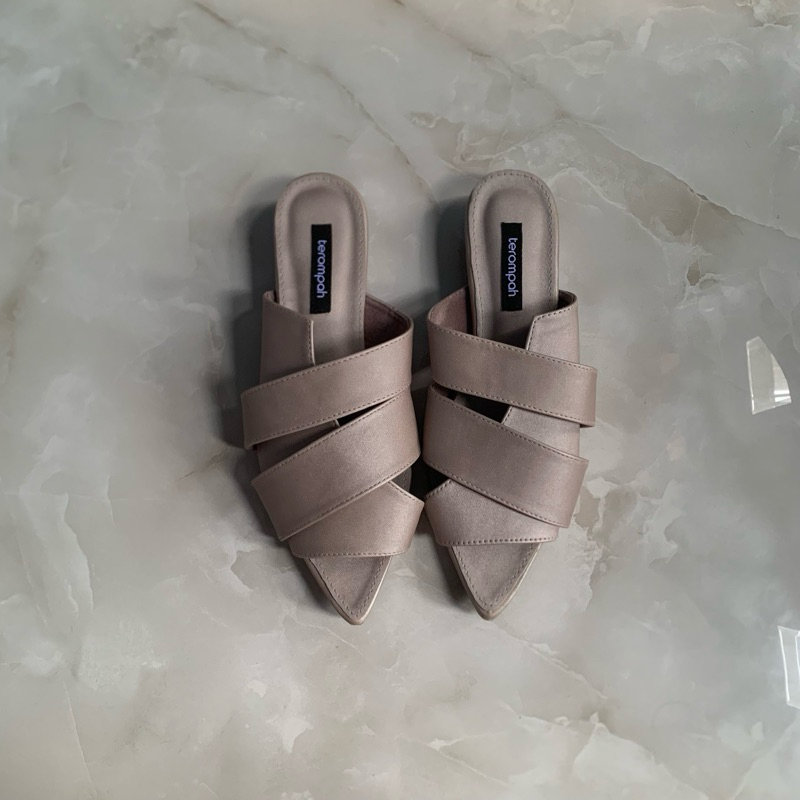 Jual Terompah Shoes Bella Mules in Grey | Shopee Indonesia