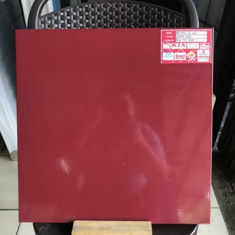 Jual KERAMIK LANTAI 40X40 MERAH MAROON | GLOSSY | IKAD | Shopee Indonesia