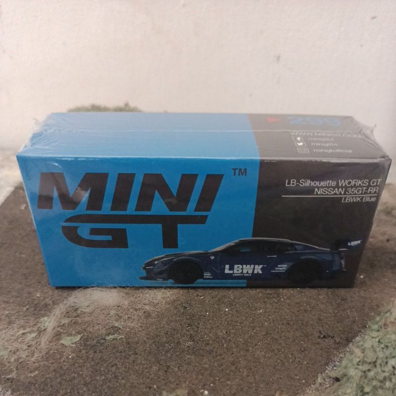 Jual Mini GT#299 LB-Silhouette WORKS GT NISSAN 35GT-RR - LBWK Bliue ...