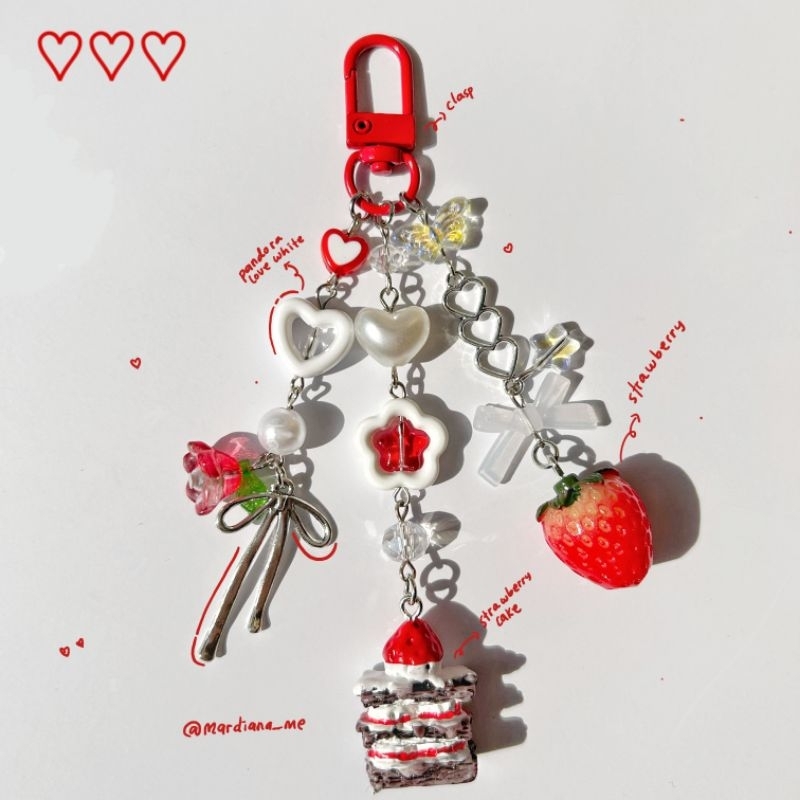 Jual Strawberry and cake red keychain beads/ gantungan manik manik ...
