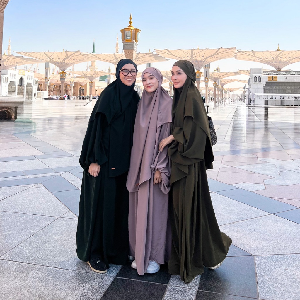 Jual Lozy Hijab - Mida Abaya Khimar Set (Abaya Gamis Set French Khimar Haji dan Umrah Lozy x ...