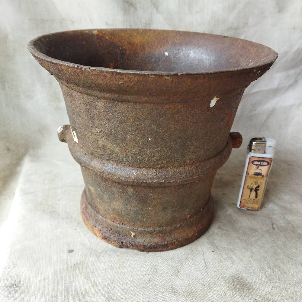 Jual Pajangan Vintage Lumpang Besi Tebal tanpa ALU 19 cm | Shopee Indonesia