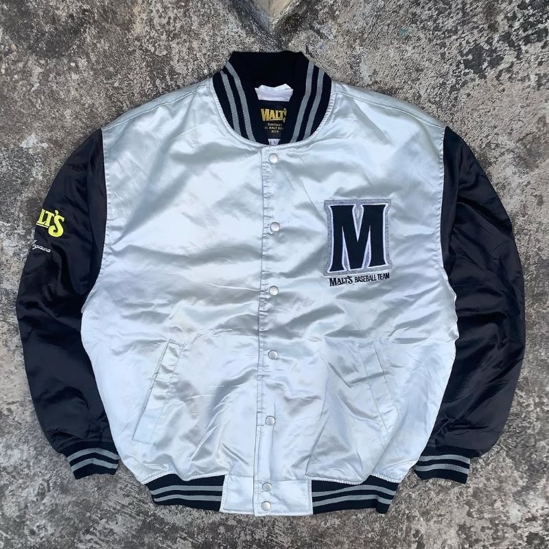 Jual VARSITY JACKET MALTS ( SEPERTI BARU ) | Shopee Indonesia