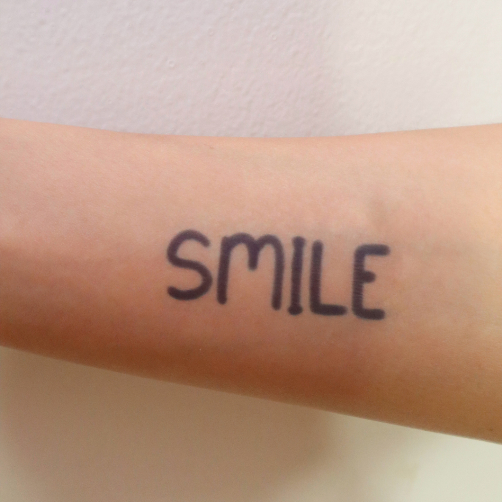 Jual TATO TEMPORER MINIMAL SMILE | MINIMAL SMILE TEMPORARY TATTOO ...
