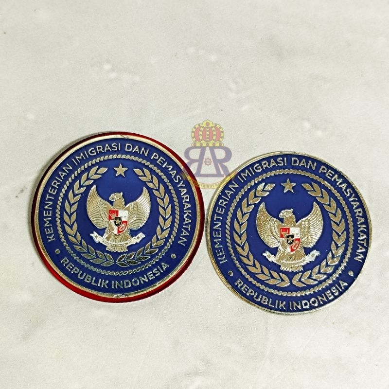 Jual PIN KEMENIMIPAS KUNINGAN GOLDPLATE / PIN KEMENTRIAN IMIGRASI DAN ...