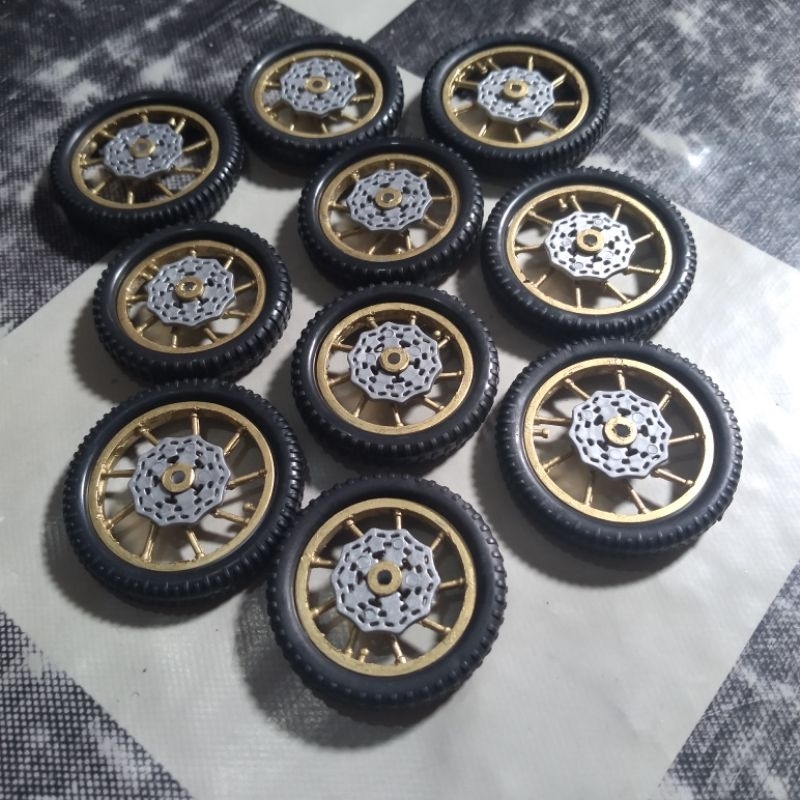 Jual Miniatur ban racing warna Gold untuk miniatur Dragbike miniatur ...