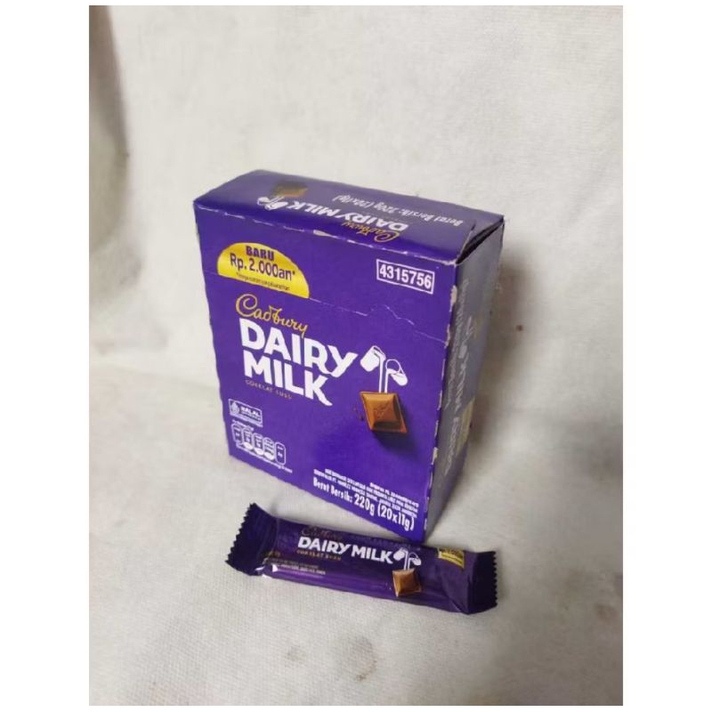 Jual Cadbury Dairy Milk 11 Gram 1 Box Cokelat Cadbury Mini Kemasan Box ...