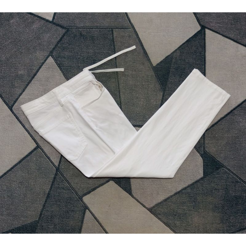 Jual UNIQLO JEANS PUTIH PRIA L | Shopee Indonesia