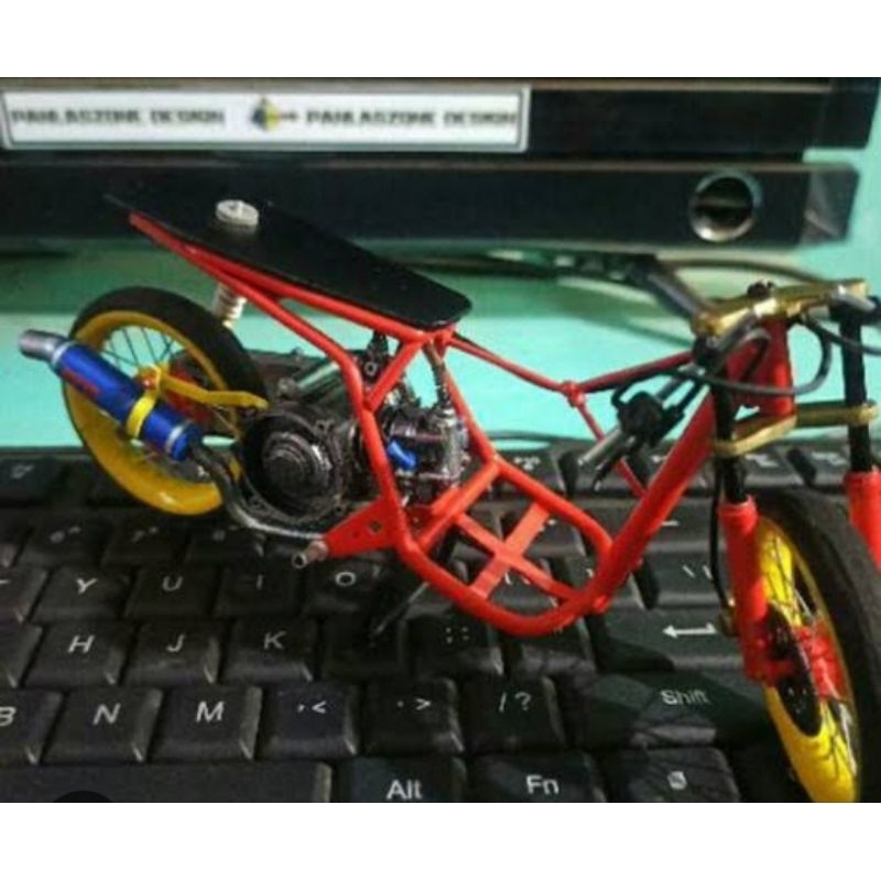 Jual diecast miniatur motor drag Honda Vario 125 | Shopee Indonesia