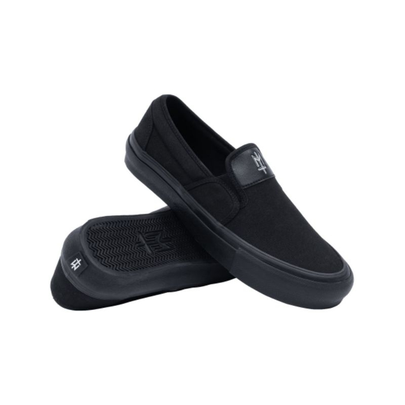 Jual SEPATU SNEAKER SLIP ON MATERNAL CRUST AB ORIGINAL | Shopee Indonesia