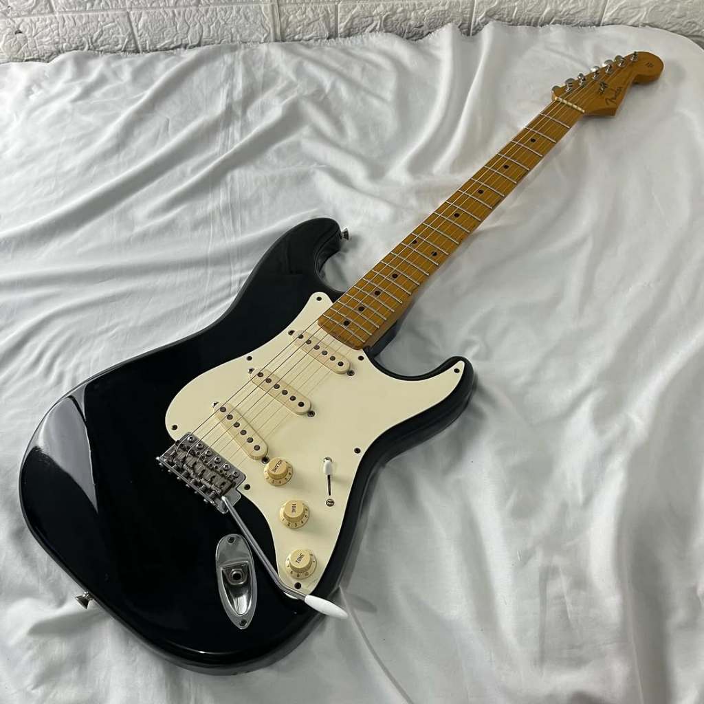 Jual 1994 Fender Eric Clapton Signature Japan Stratocaster upgrade ...