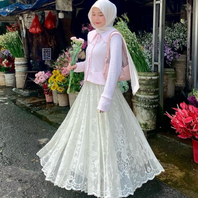Jual WHYNEUTRALS Rok Brokat Renda Panjang Wanita – Elegan Import ...