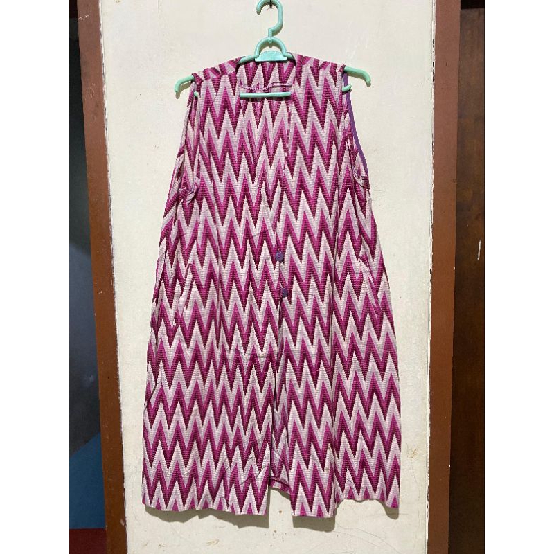 Jual Preloved Rompi Vest Panjang Pink Zig-zag | Shopee Indonesia