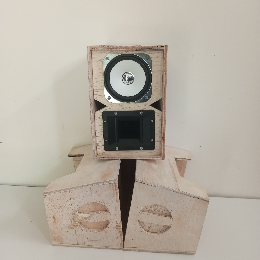 Jual BOX speaker 4 inch line array single plus Tweeter bahan triplek ...