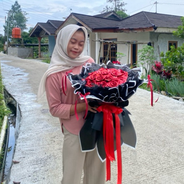 Jual Buket Bunga Satin 16 tangkai FREE GLITER (hrga sdh trmsk biaya ...