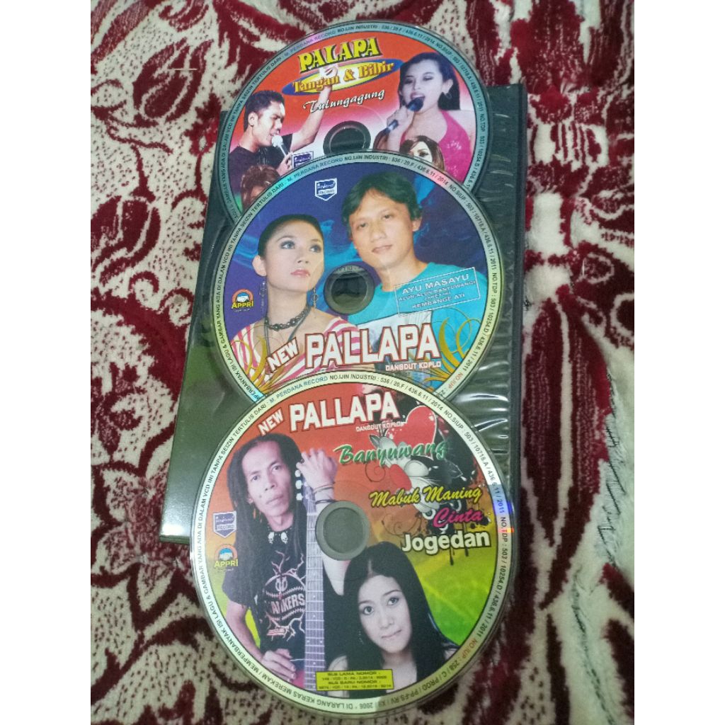 Jual KASET VCD NEW PALLAPA BANYUWANGI 2 MACAM & NEW PALLAPA TANGAN & BIBIR TANPA COFER BONUS BOX ...
