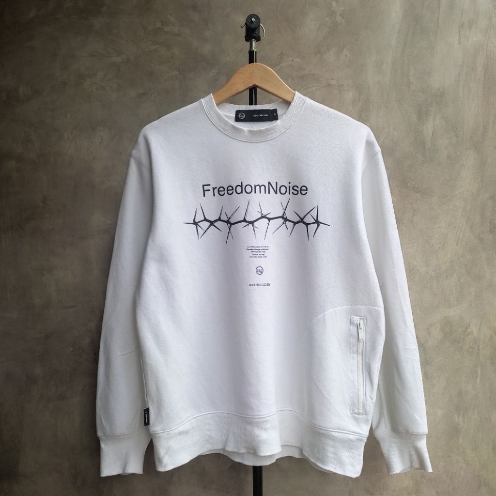 Jual GU X UNDERCOVER SWEATSHIRT WHITE | Shopee Indonesia
