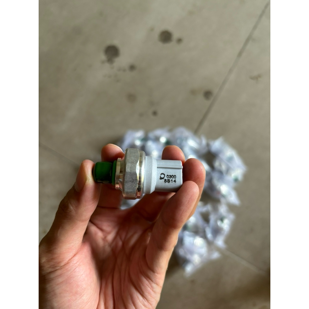 Jual Lps Low Pressure Switch Avanza Xenia Rush Innova Fortuner Panther ...