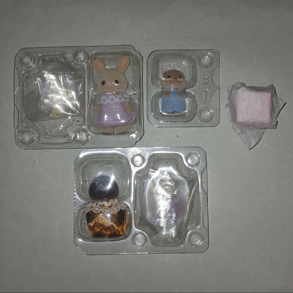 Jual Sylvanian Families Rabbit Teapot, Mole Secret, Baby Otter Baking ...