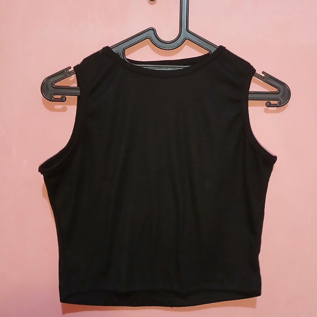 Jual [PRELOVED] KOREAN BASIC TANKTOP BRA TANK TOP KNIT CROP HITAM ...