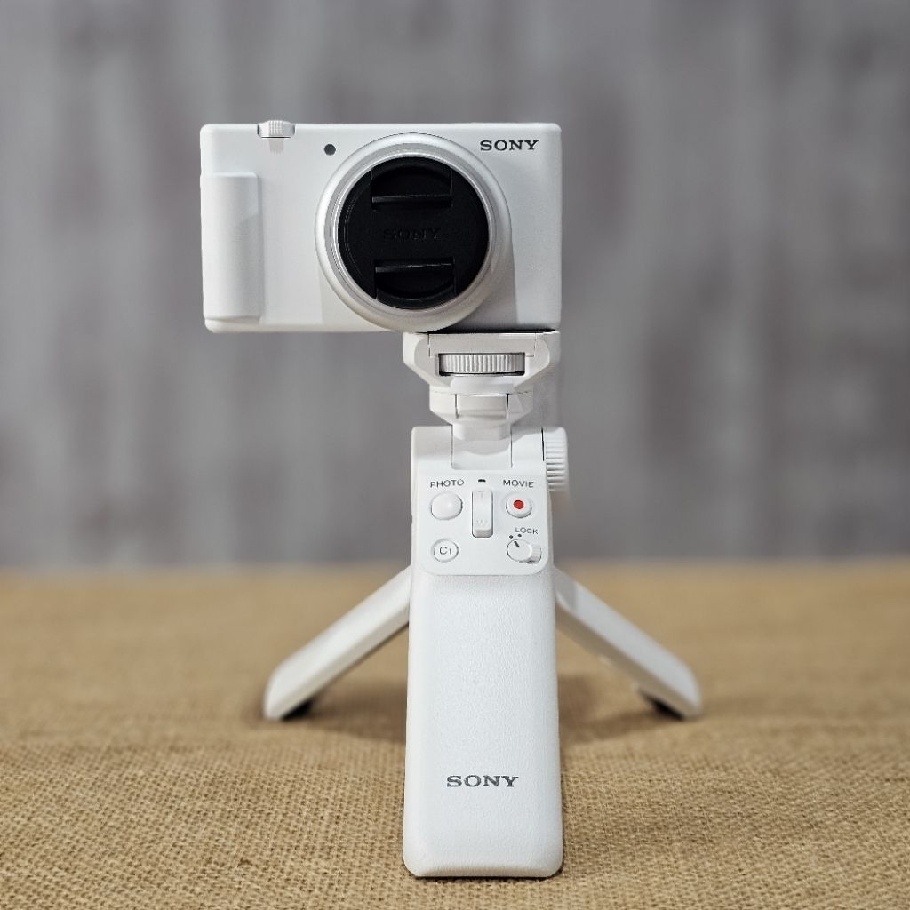 Jual Sony ZV1F ZV-1F + Tripod Like New Fullset Murahh | Shopee Indonesia