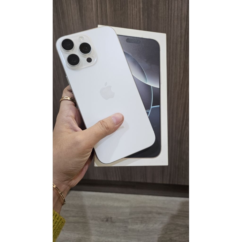 Jual Iphone 16 Pro Max, 256 Gb, Ibox, bh 100%, garansi Ibox Mei 2026 ...