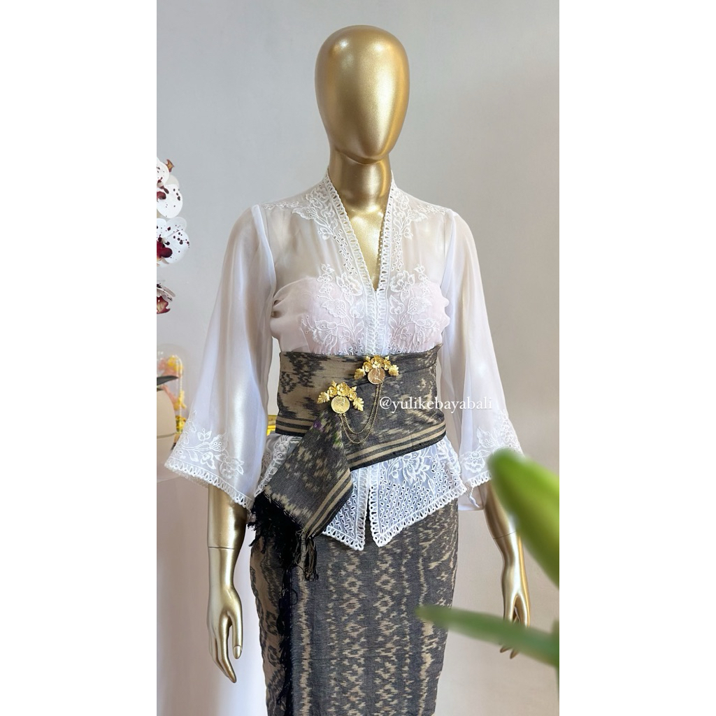 Jual Kebaya Bordir Special putih by Yuli kebaya Bali | Shopee Indonesia