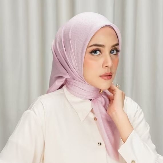 Jual TAPIS SQUARE ROSE QUARTZ - VOAL BUTTONSCARVES | Shopee Indonesia