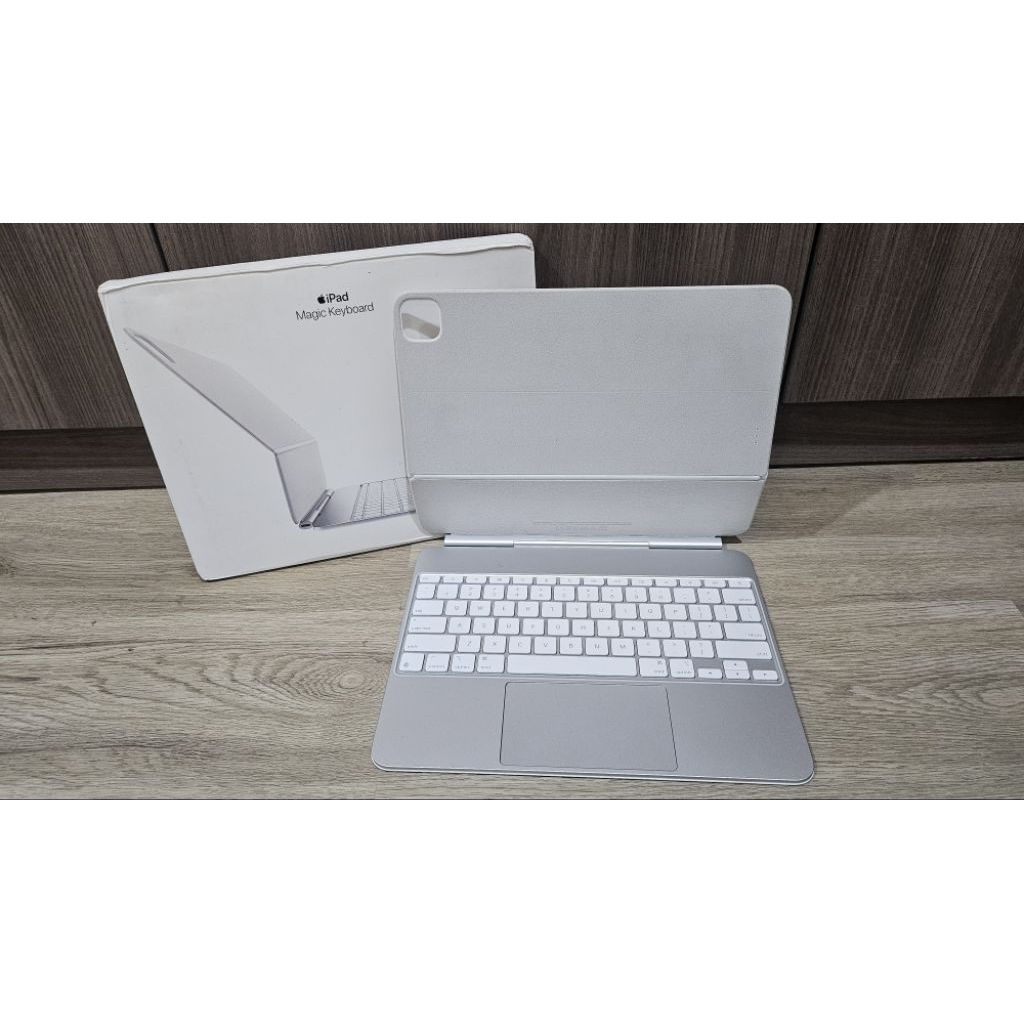Jual Ipad Magic Keyboard untuk Pro M4, 13 Inch, seken | Shopee Indonesia