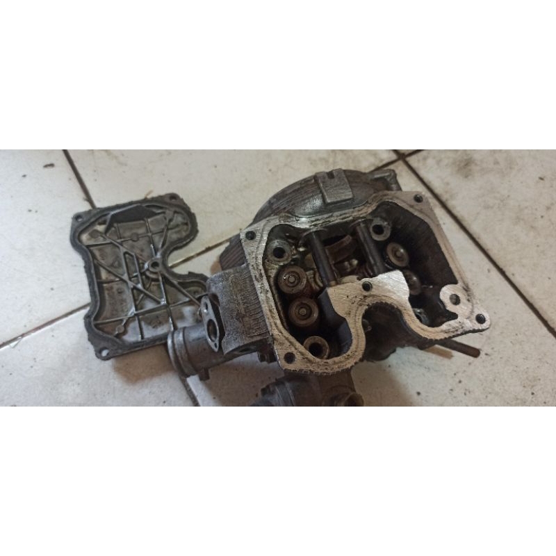 Jual Head R15 V2 2014 kode part 1PA original masih joz kondisi normal ...