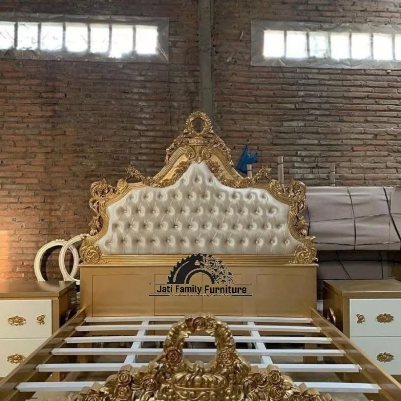 Jual Divan/Tempat Tidur Sofa ukir Jepara warna duco Gold + putih Uk 200 ...
