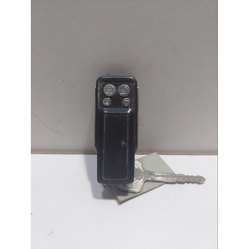 Jual KUNCI & REMOTE ALARM MOBIL UNIVERSAL SECOND | Shopee Indonesia