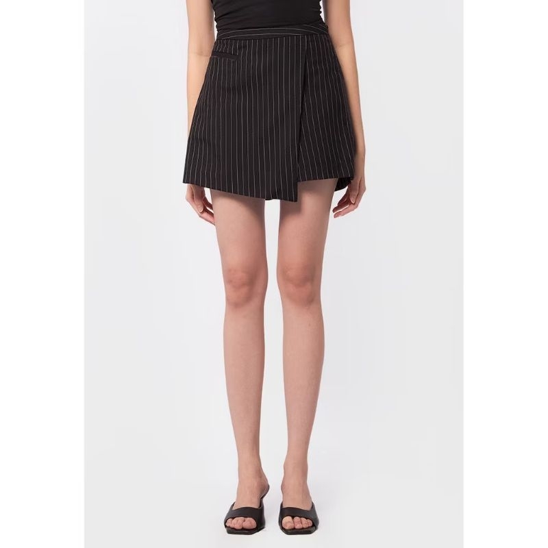 Jual New with tag Executive Asymmetrical Mini Skort Black | Shopee ...