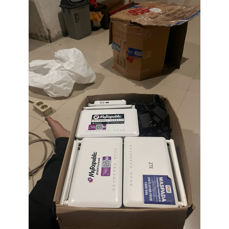 Jual zte f670l biru 4unit,zte f670l port ijo 19 unit,zte f609 v9 6 unit ...