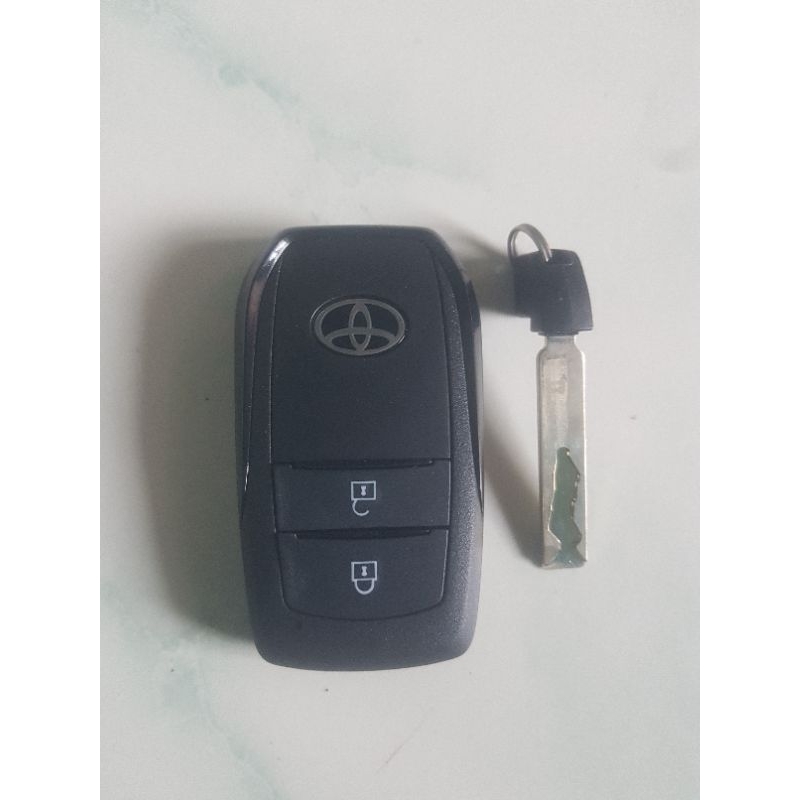 Jual Remote kunci smarkey keyless toyota innova zenix 2 tombol original ...