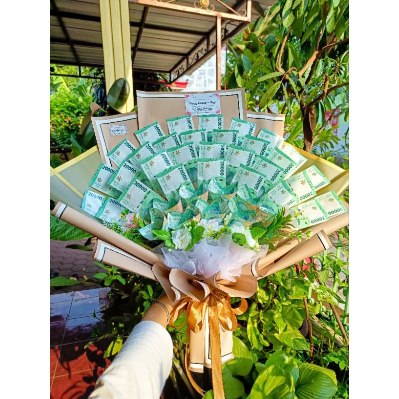 Jual Real Money Bouquet, Buket Duit Asli Kelipatan 20an, Buket Wisuda ...