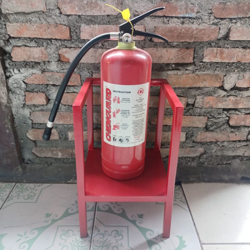 Jual Tempat Dudukan Apar 3-9 kg Rak Besi Tatakan Tabung Pemadam Api ...